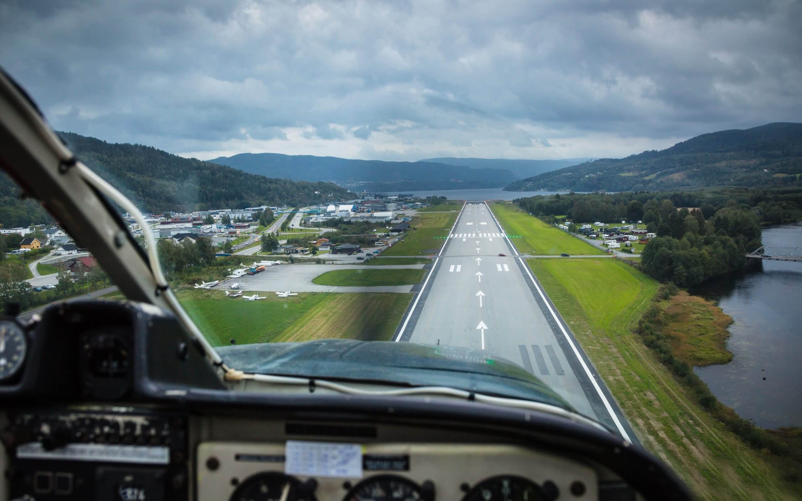 Slik kommer du deg til og fra Notodden Lufthavn